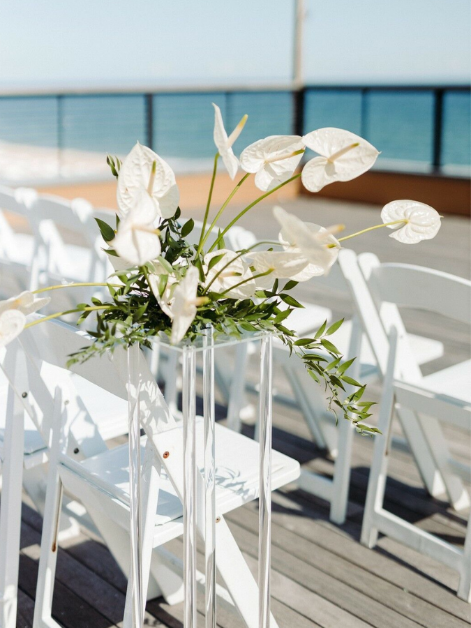 40 White Wedding Flower Ideas For Monochrome Lovers