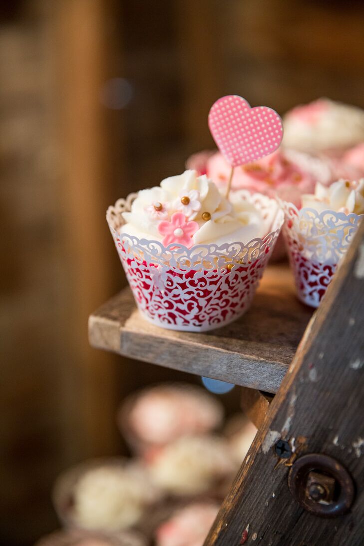 White Laser-Cut Lace-Style Wedding Cupcake Cups