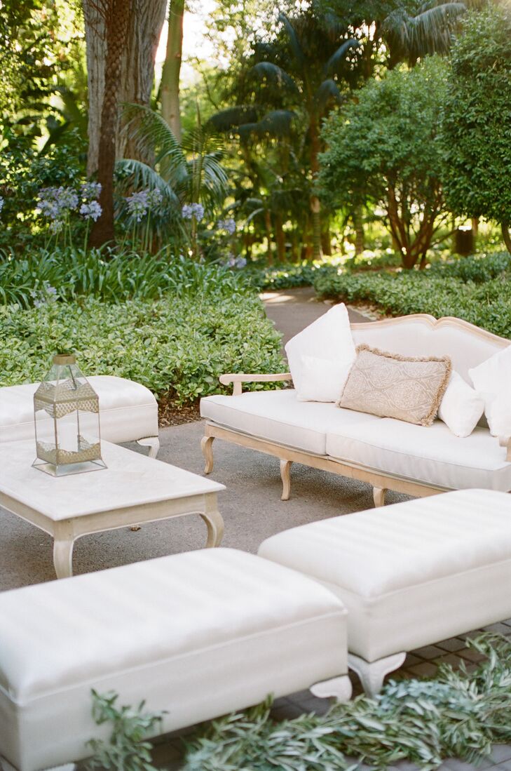 Sophisticated Garden Lounge