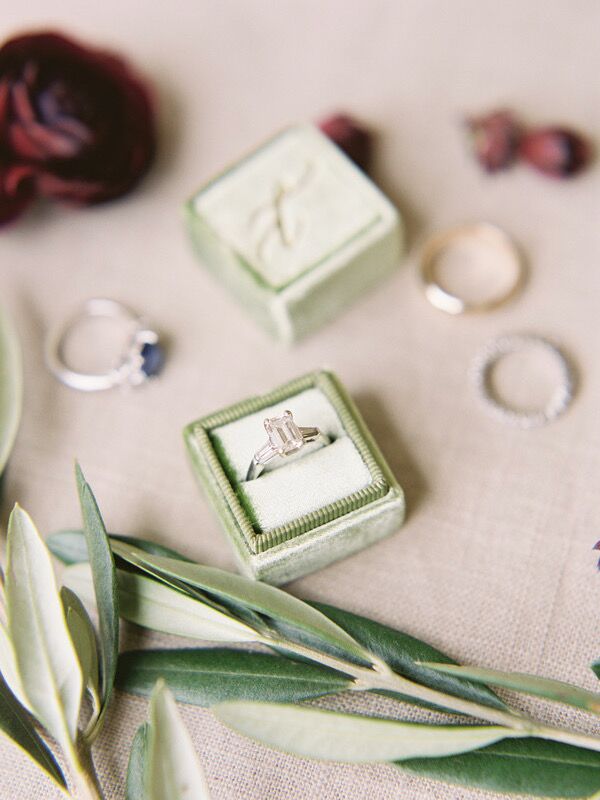 24 Green Wedding Theme Ideas We Love, From Sage to Emerald