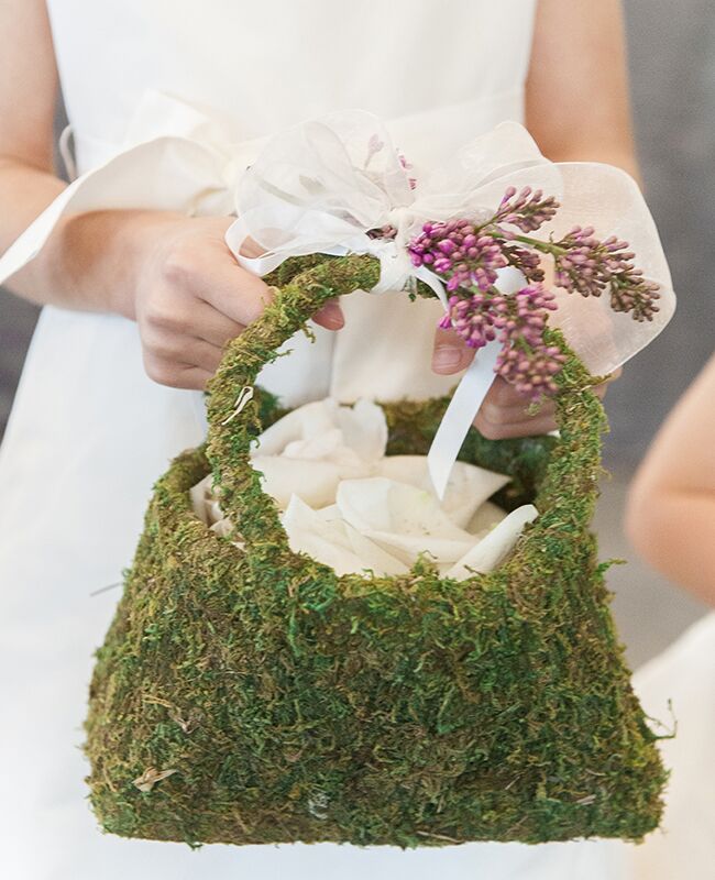 17 Ways to Include Moss in Your Wedding Decor