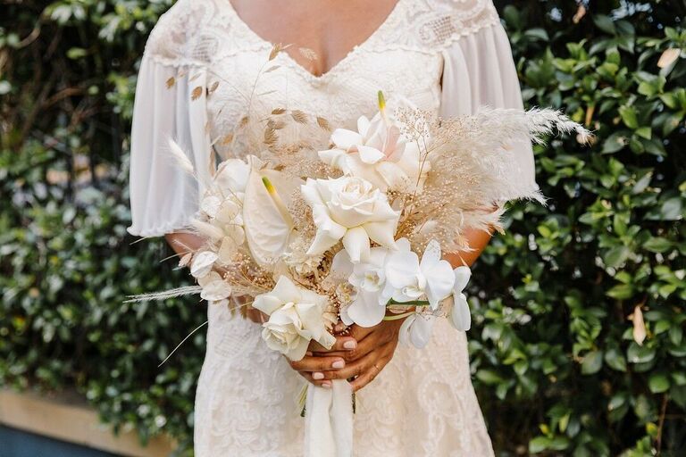 32 Fall Wedding Bouquets Perfect for an Autumn Wedding