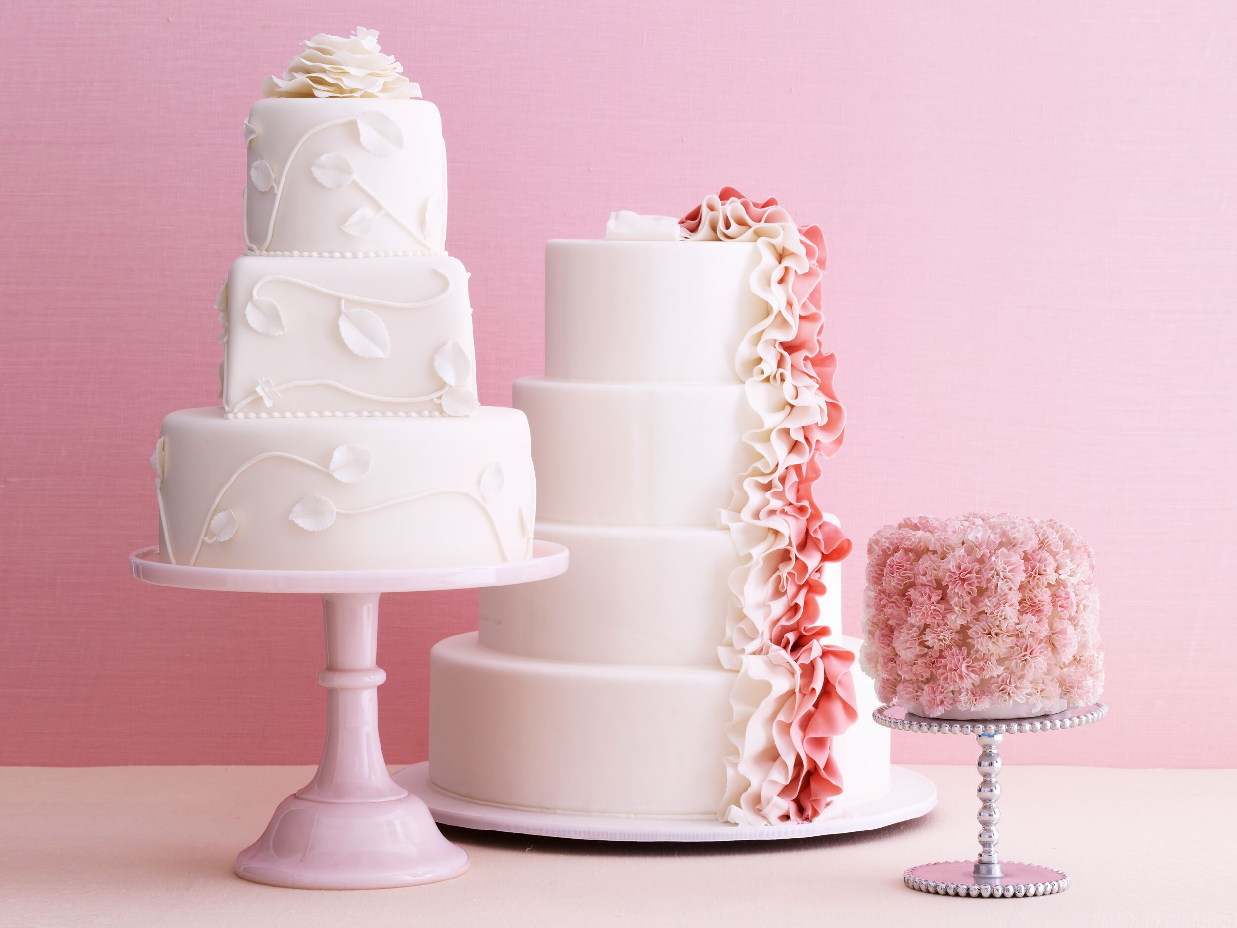 The 5 Top Wedding Cake Shapes to Choose From
