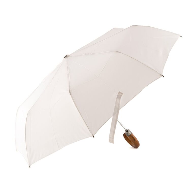 18 Stylish Wedding Umbrellas for the Couple
