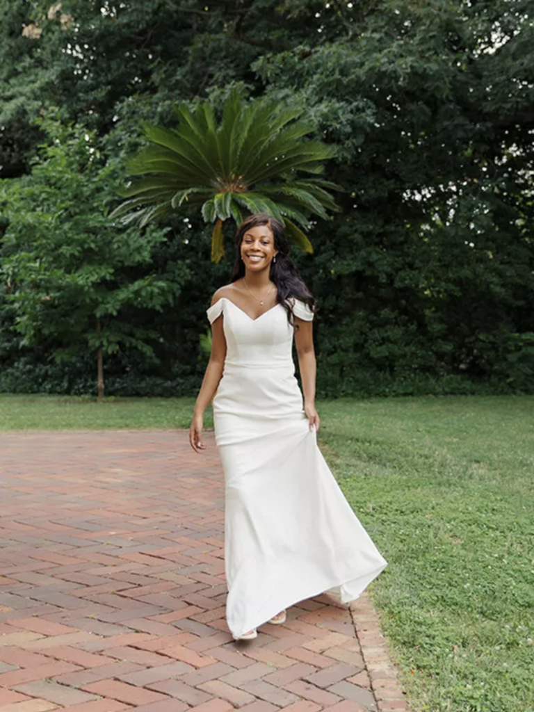 20 Classic Wedding Dresses For Brides With Timeless Style