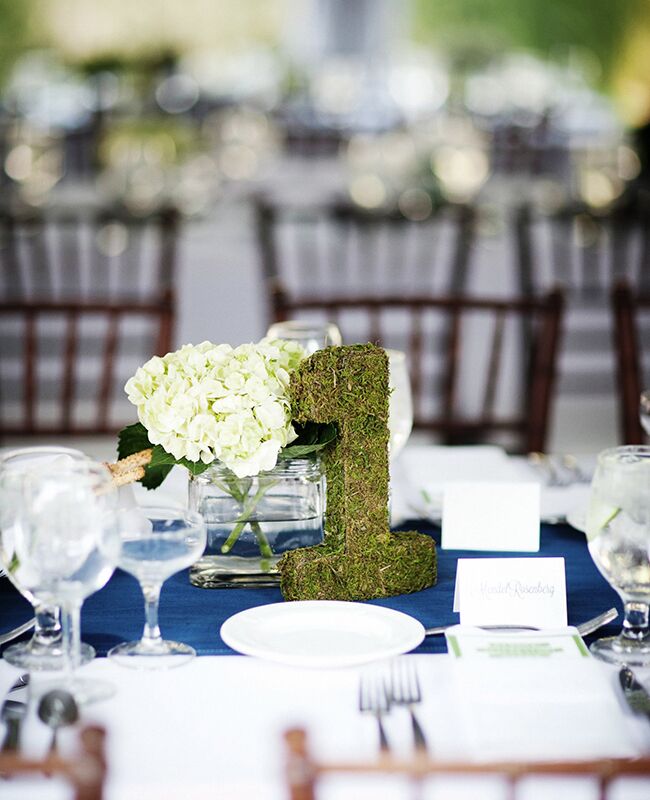 17 Ways to Include Moss in Your Wedding Decor