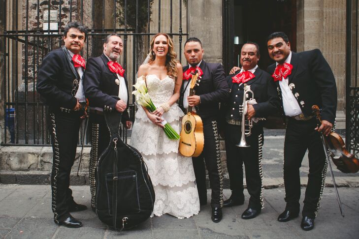 Traditional Mexican Mariachi Band Performers