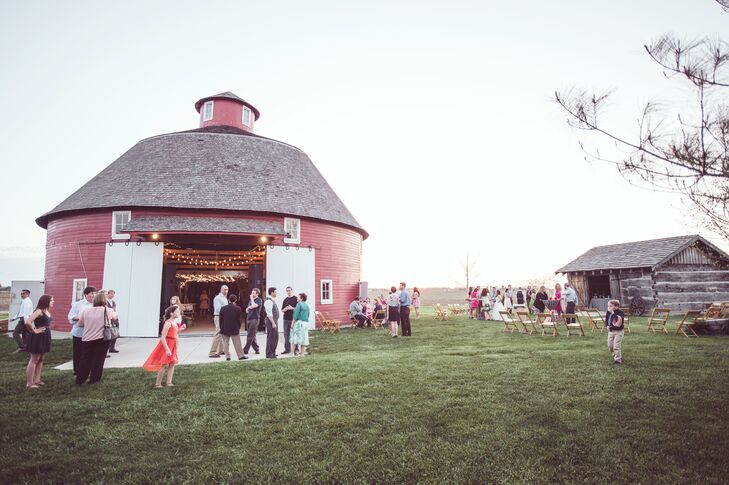 A Rustic, Chic Wedding at the Kelley Agricultural Museum in Sharpsville ...