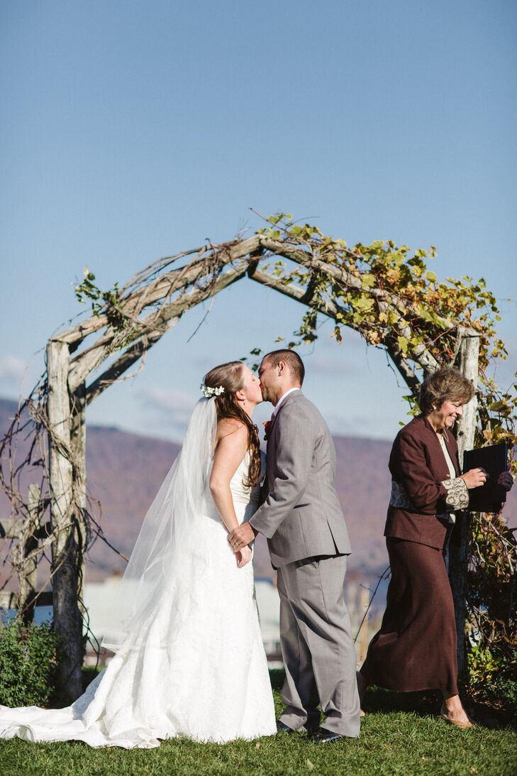 A Mountain Top Inn and Resort Wedding in Chittenden, Vermont