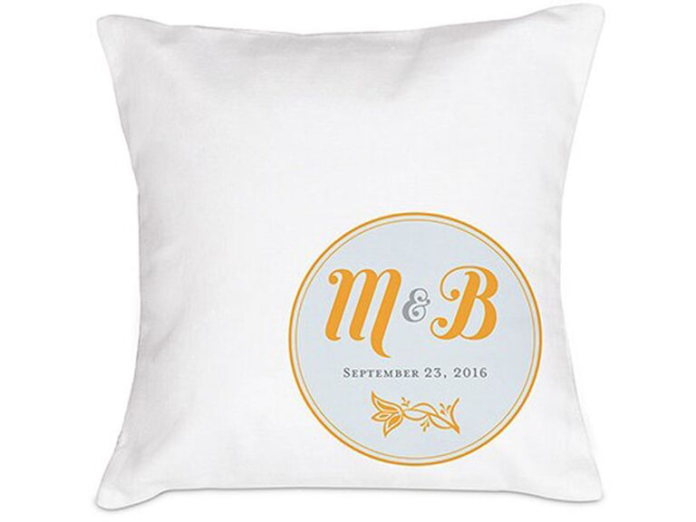 12 Beautiful Wedding Ring Pillows