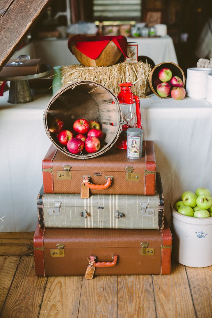Vintage Reception Decorations