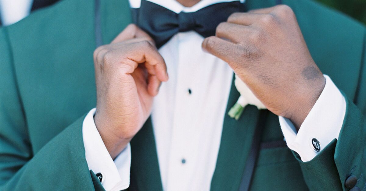 How to Wear Cuff Links: An Easy Expert Guide