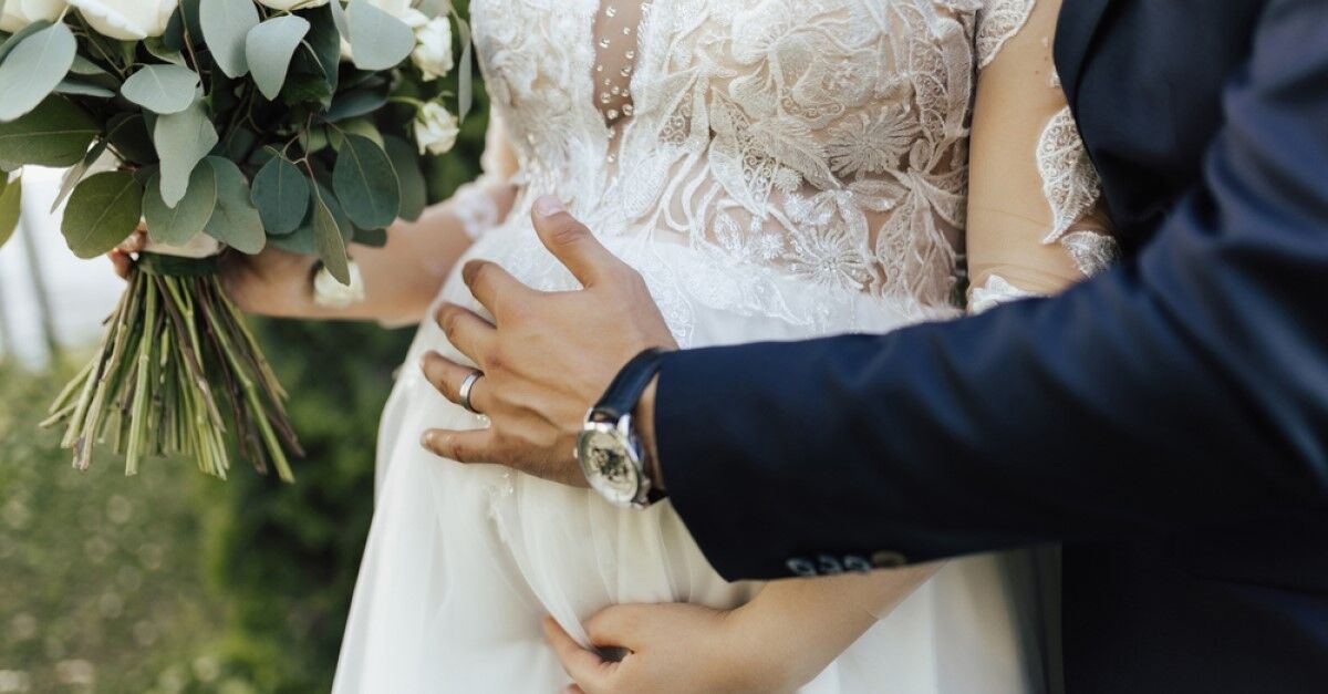 Advice From Real Couples Who Got Pregnant Before Their Wedding