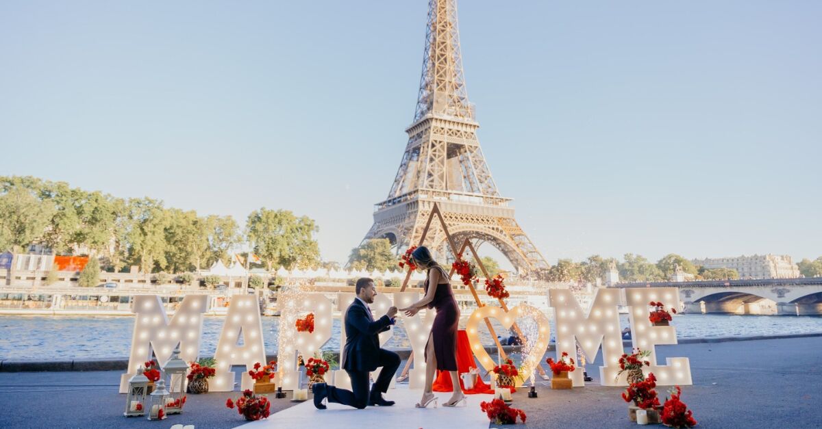 15 Romantic Paris Proposal Ideas Your Partner Will Adore