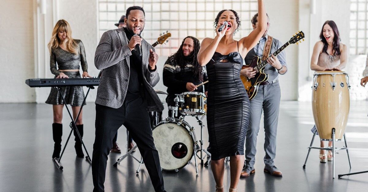 10 Wedding Cover Bands in Chicago for Your Wedding Celebration